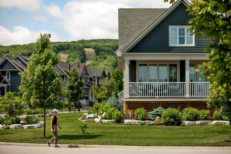 Life Outside the City: A Look into Blue Mountains Homes - Windfall